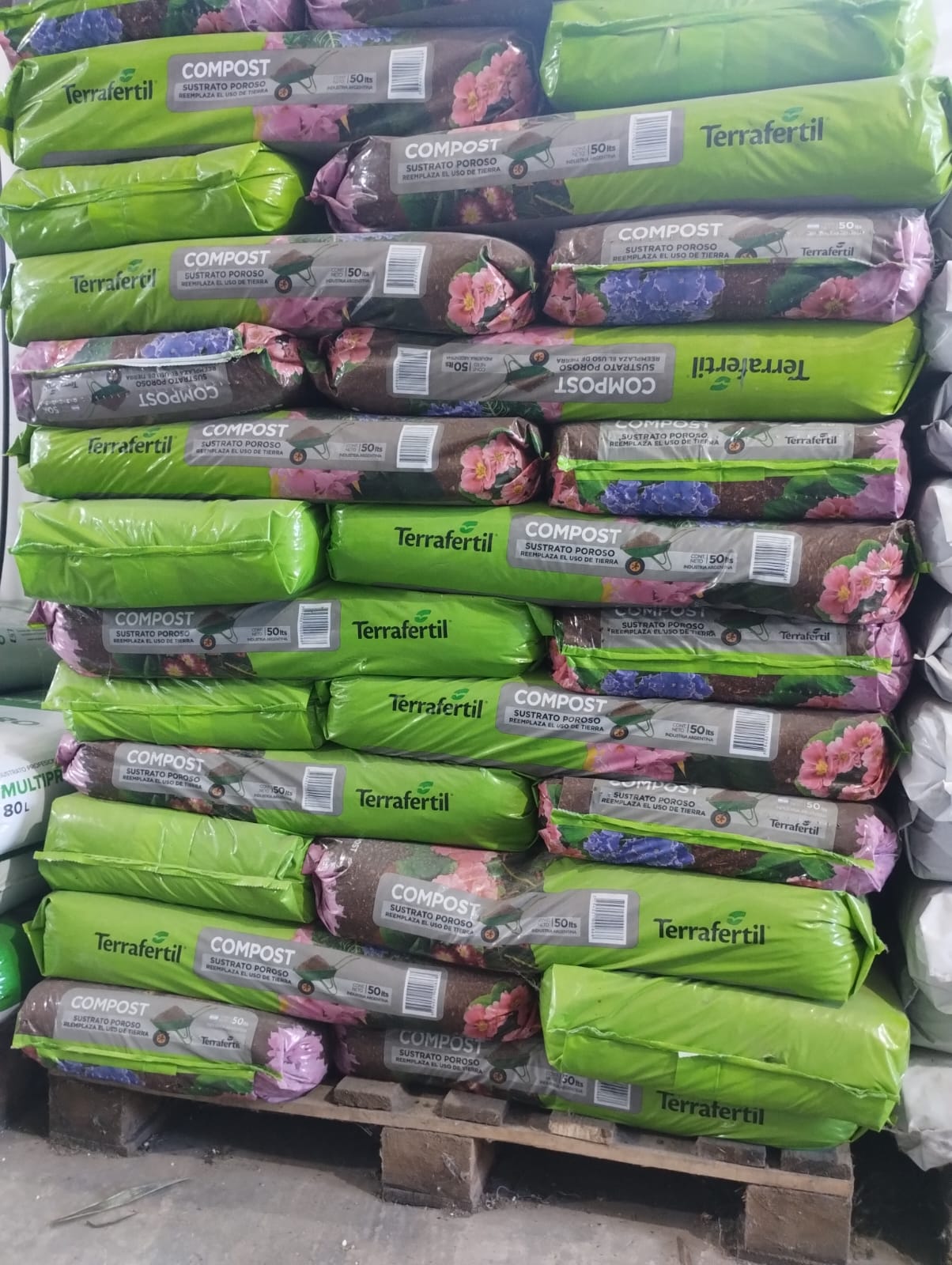 PALLET x 3 m3 (3000lts) Compost orgánico 50lts x 60 bolsas ...